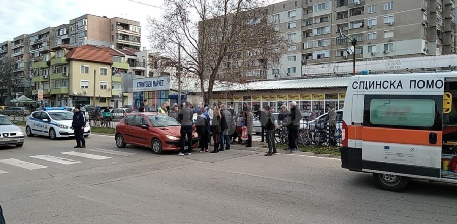 Автомобил блъсна дете на пешеходна пътека СНИМКИ Konkurent Bg