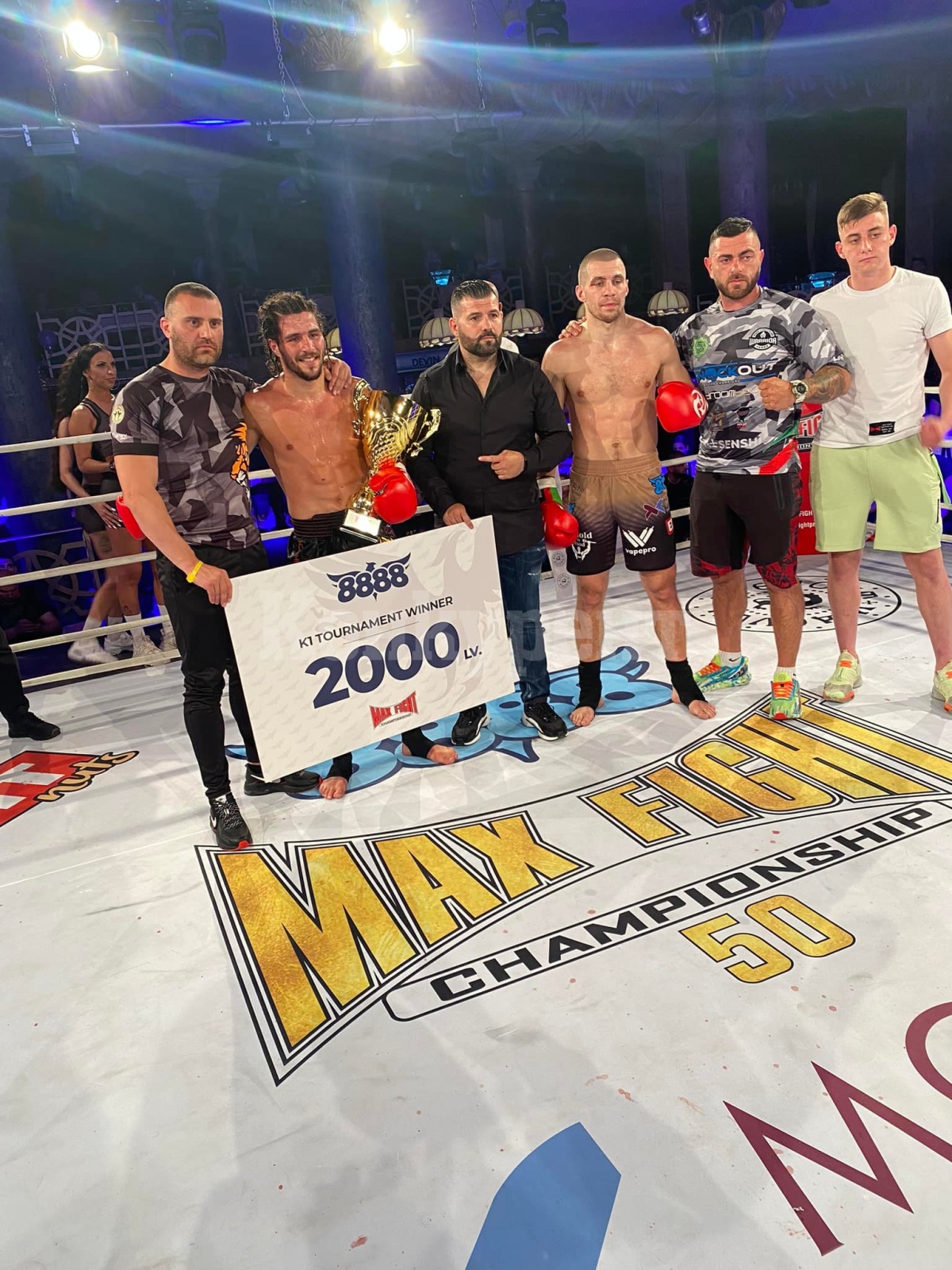 Купа за Мишо Велчовски в К1 от MAX FIGHT 50 : Konkurent.bg