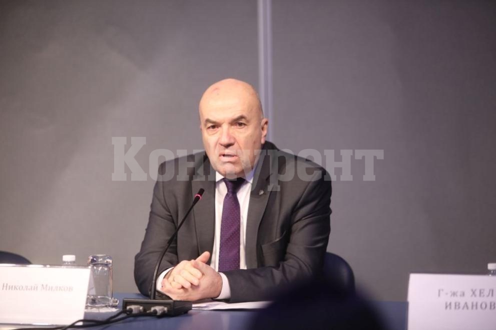 Рокада в МВнР: Освободиха Николай Милков, има нов външен министър ...