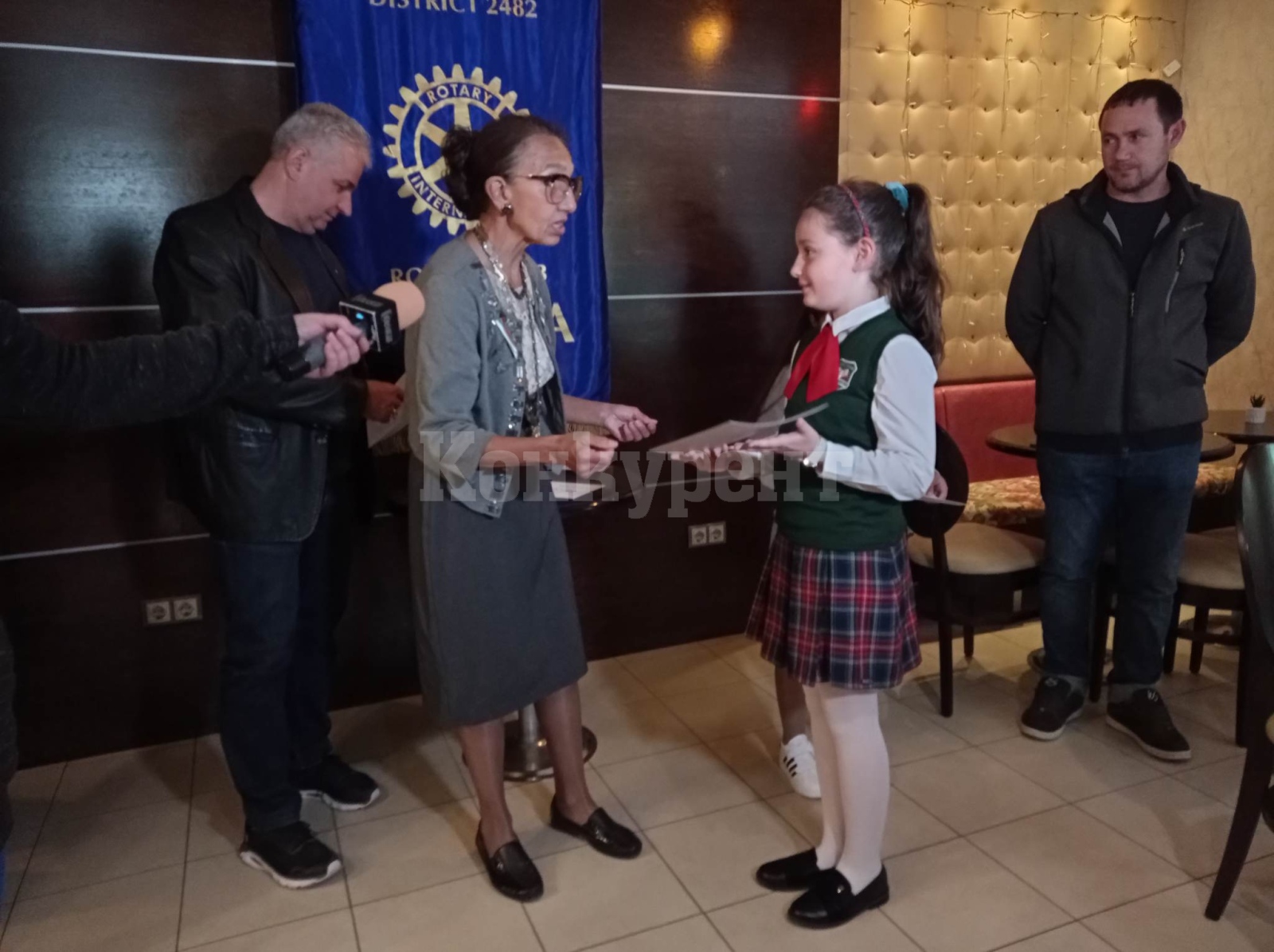 Ротари клуб във Враца раздаде годишните си стипендии СНИМКИ Konkurent Bg