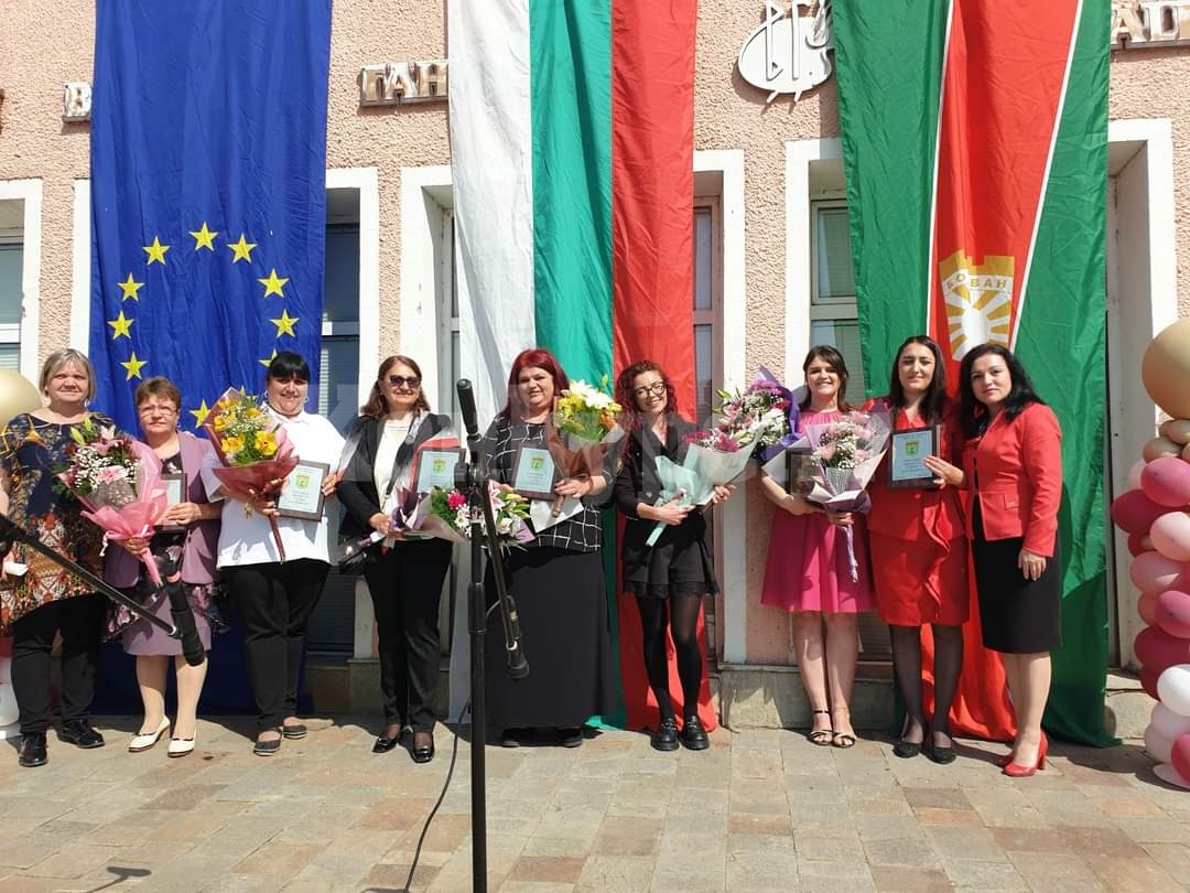 Кмет награди учители от Община Борован СНИМКИ Konkurent Bg