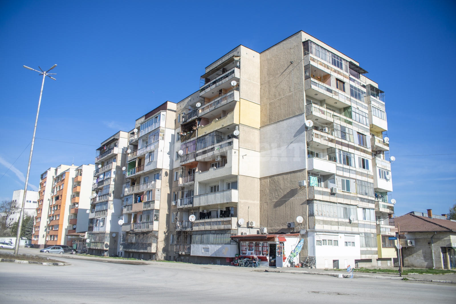 Община Мездра организира „Първа копка“ по проекта за енергийно обновление на две многофамилни